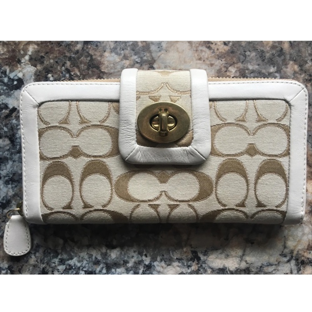 Coach Cricket Insignia Khaki Gold Turnlock Wallet - Gem